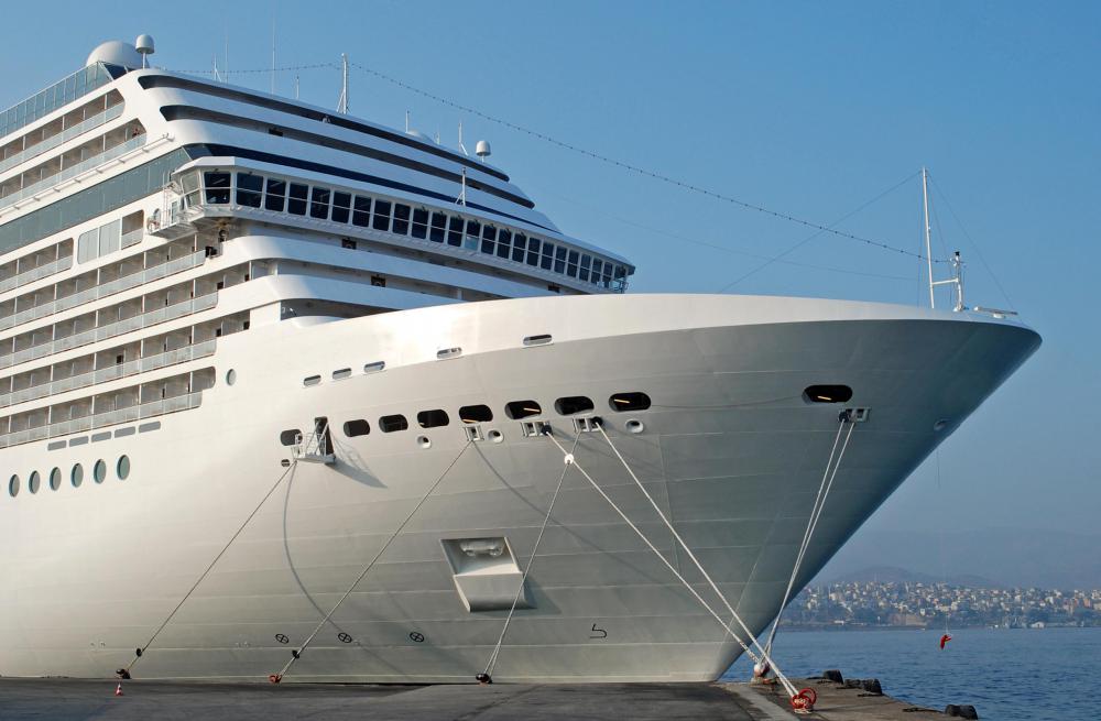 What is a Cruise Ship? (with pictures)
